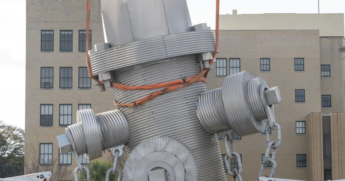 What happened to Columbia, SC's Busted Plug art statue?