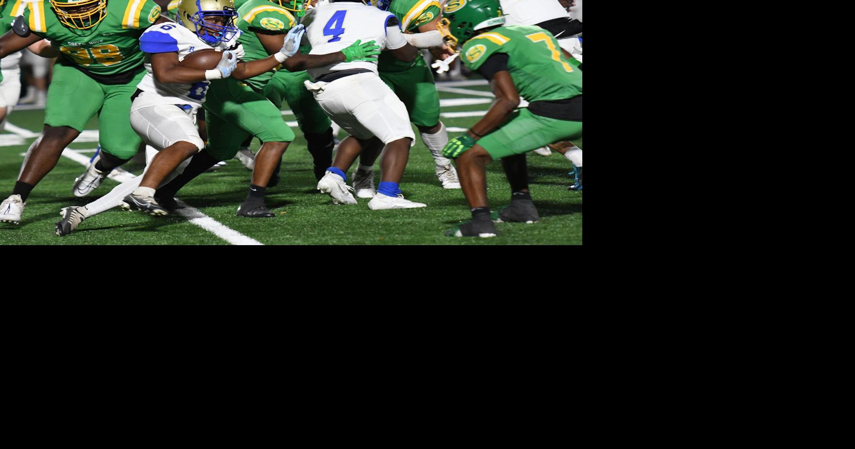 Stags end football season with 6-6 mark