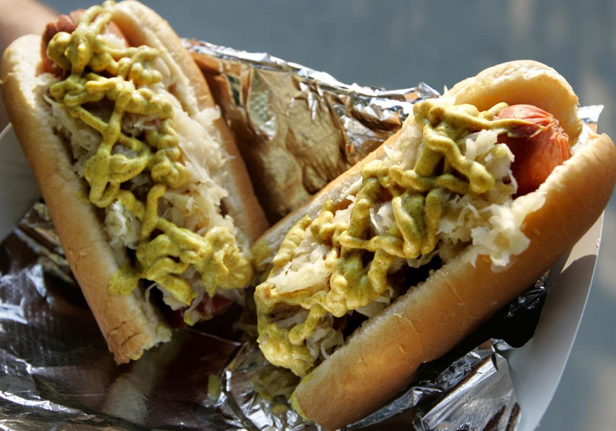 Sapakoff: As Bill Murray knows, a RiverDogs chef keeps baseball alive