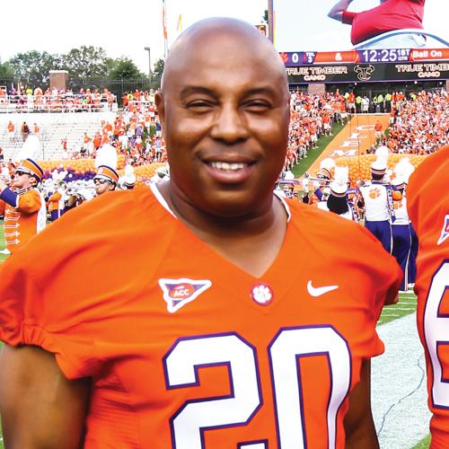 Former Clemson players, Gamecock coach on College Football Hall of Fame ...