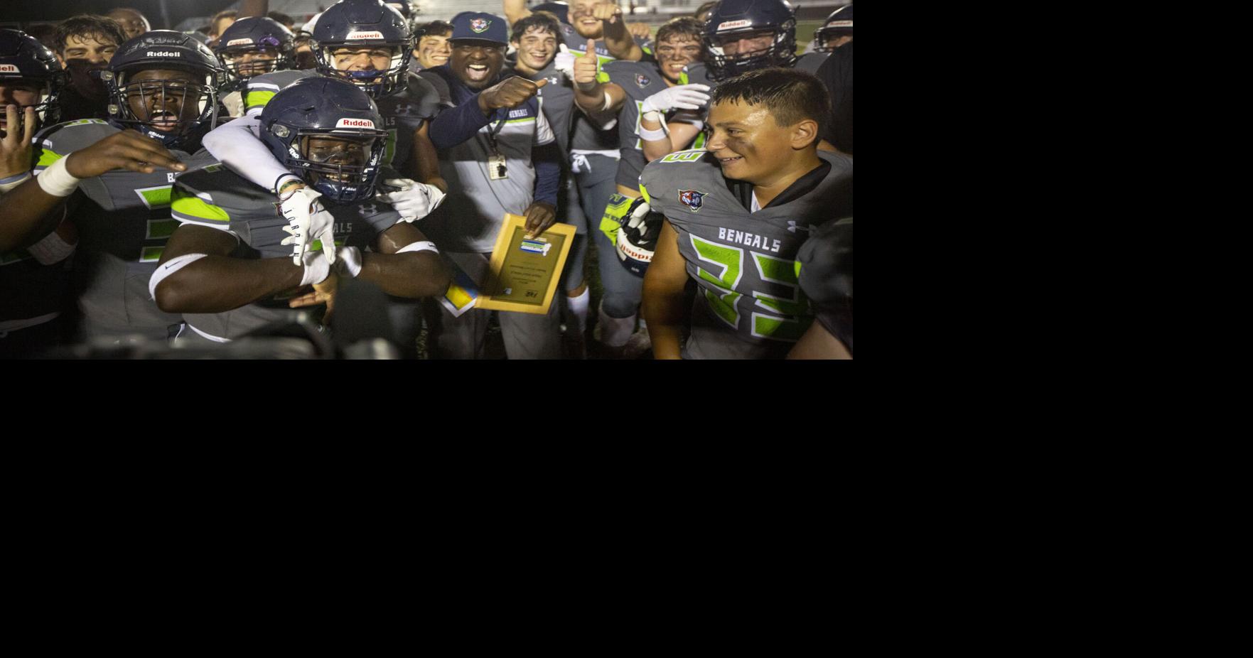 Photos: Wando High School vs Lucy Beckham football game