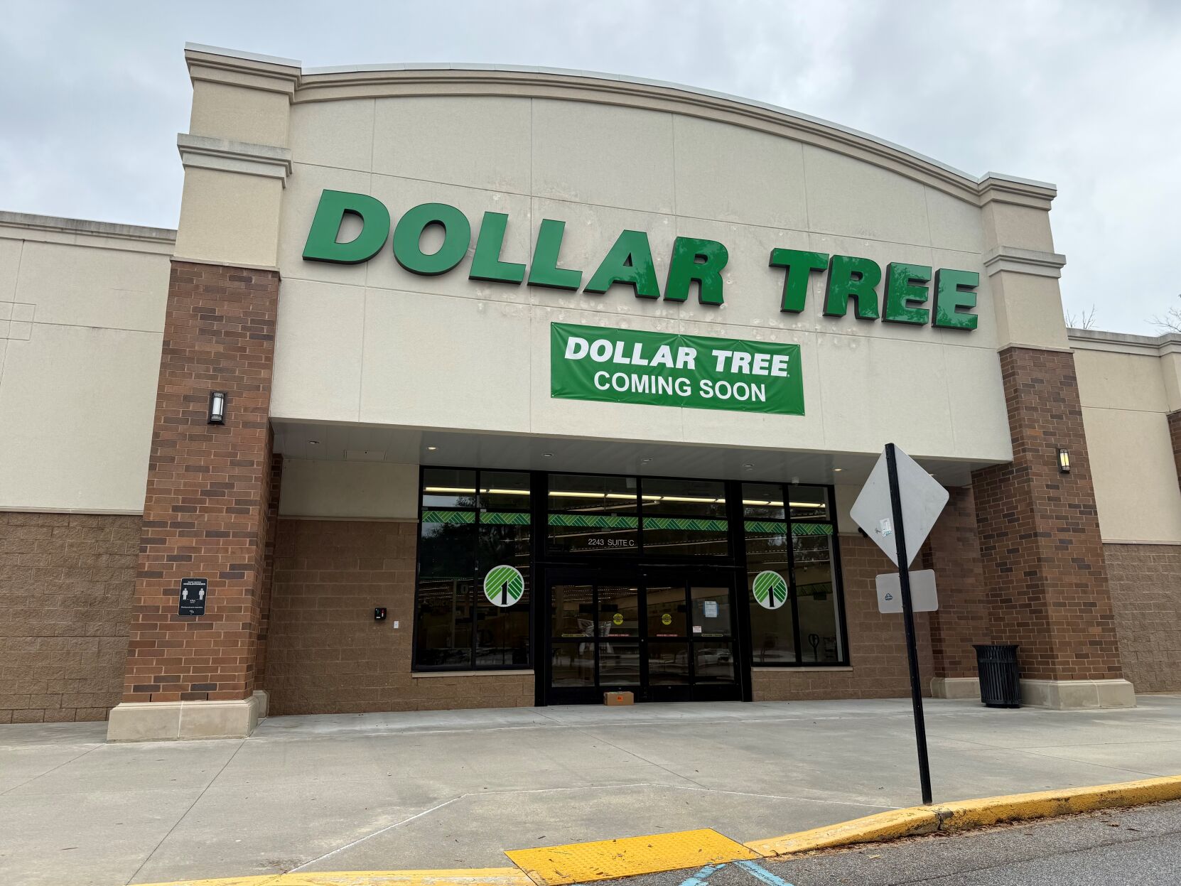 Dollar Tree replaces once-empty West Ashley storefront