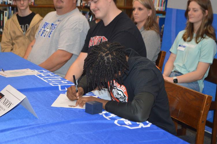 Silver Bluff football players sign college letters of intent