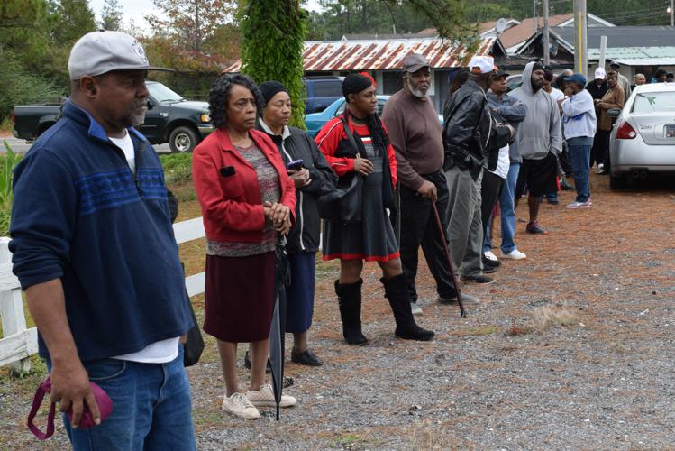 Holiday tradition: Geathers family offers free turkeys in Browns Ferry ...