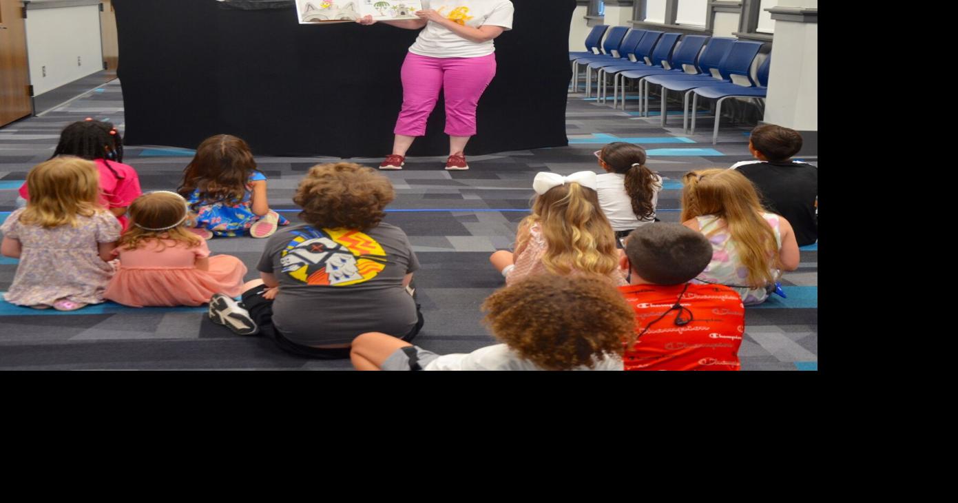 Jennie Beck leads annual Aiken Library puppet show