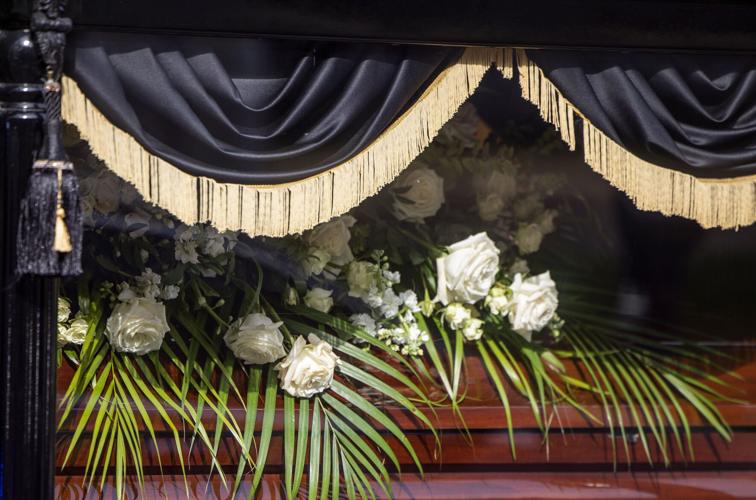 Funeral procession carries Gedney Howe III across Charleston