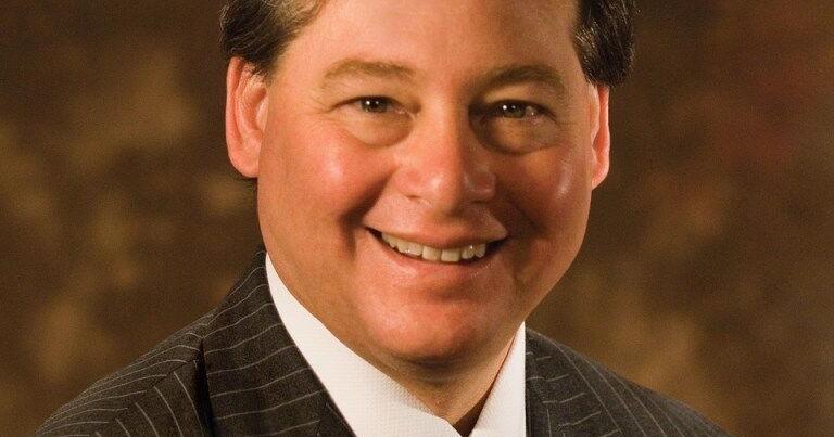 Former SC telecom exec Lightsey to succeed Hitt as commerce secretary