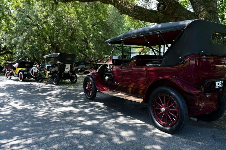Horseless carriages in Moncks Corner
