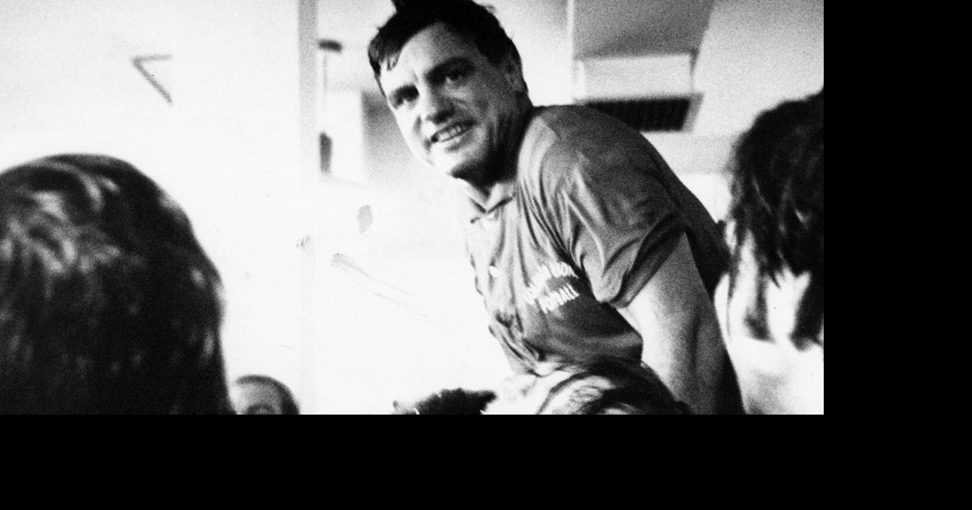 Famed football coach Frank Navarro dies