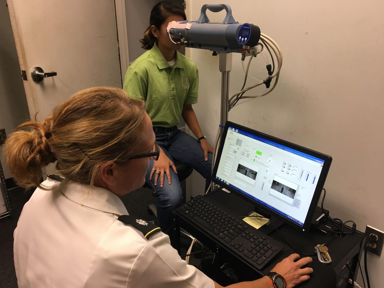 New device uses a blink reflex to diagnose concussions in athletes at ...