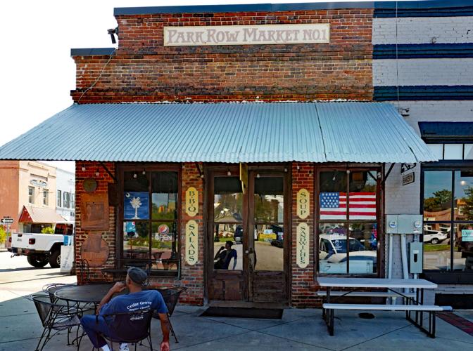 Edgefield's Park Row Market No. 1 offers contemporary menu