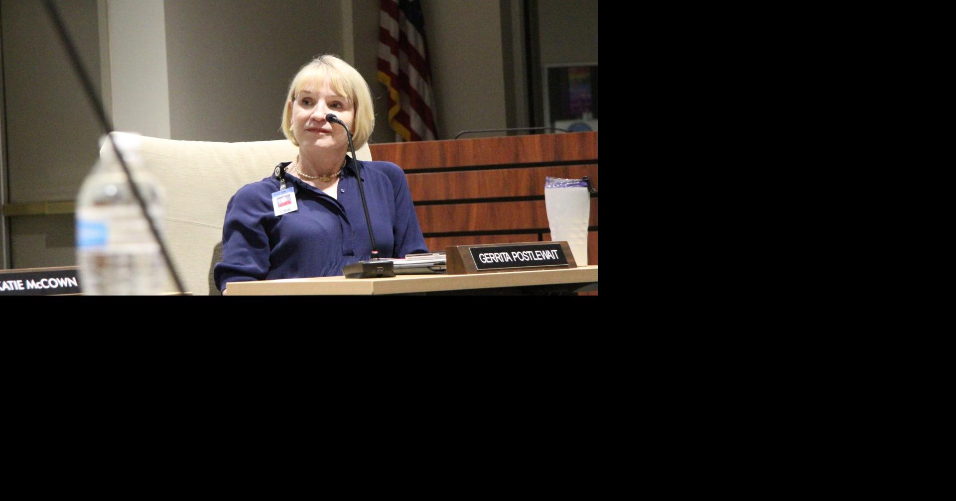 Lexington schools superintendent gets raise, positive evaluation after ...