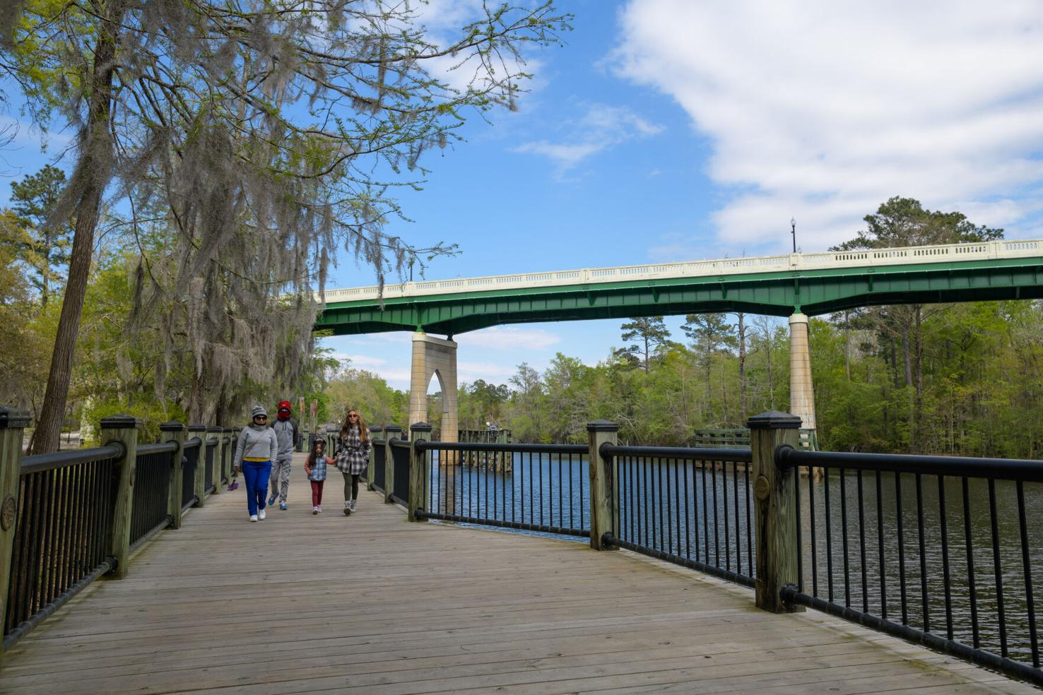 Conway extends Riverwalk amid seasonal tourism push