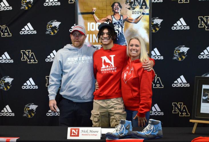 Nick Moore to continue wrestling career at Newberry