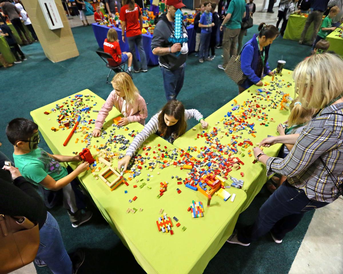 Minecraft fair brings thousands of video game fans to Charleston ...