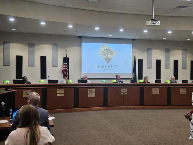 Berkeley County Council advances controversial solar project