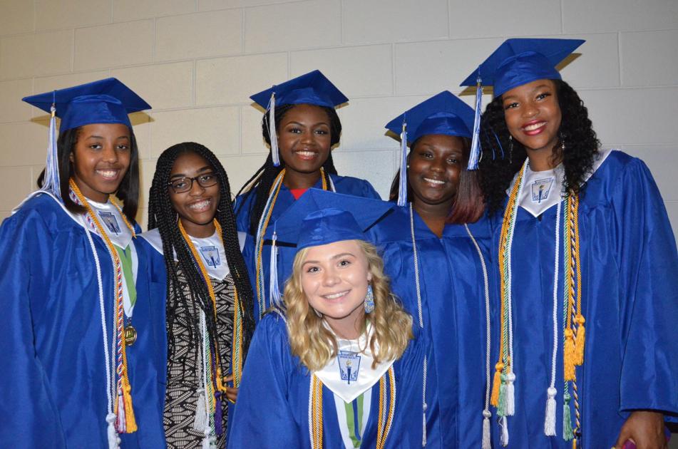Silver Bluff High School Graduation | Photo Galleries | postandcourier.com