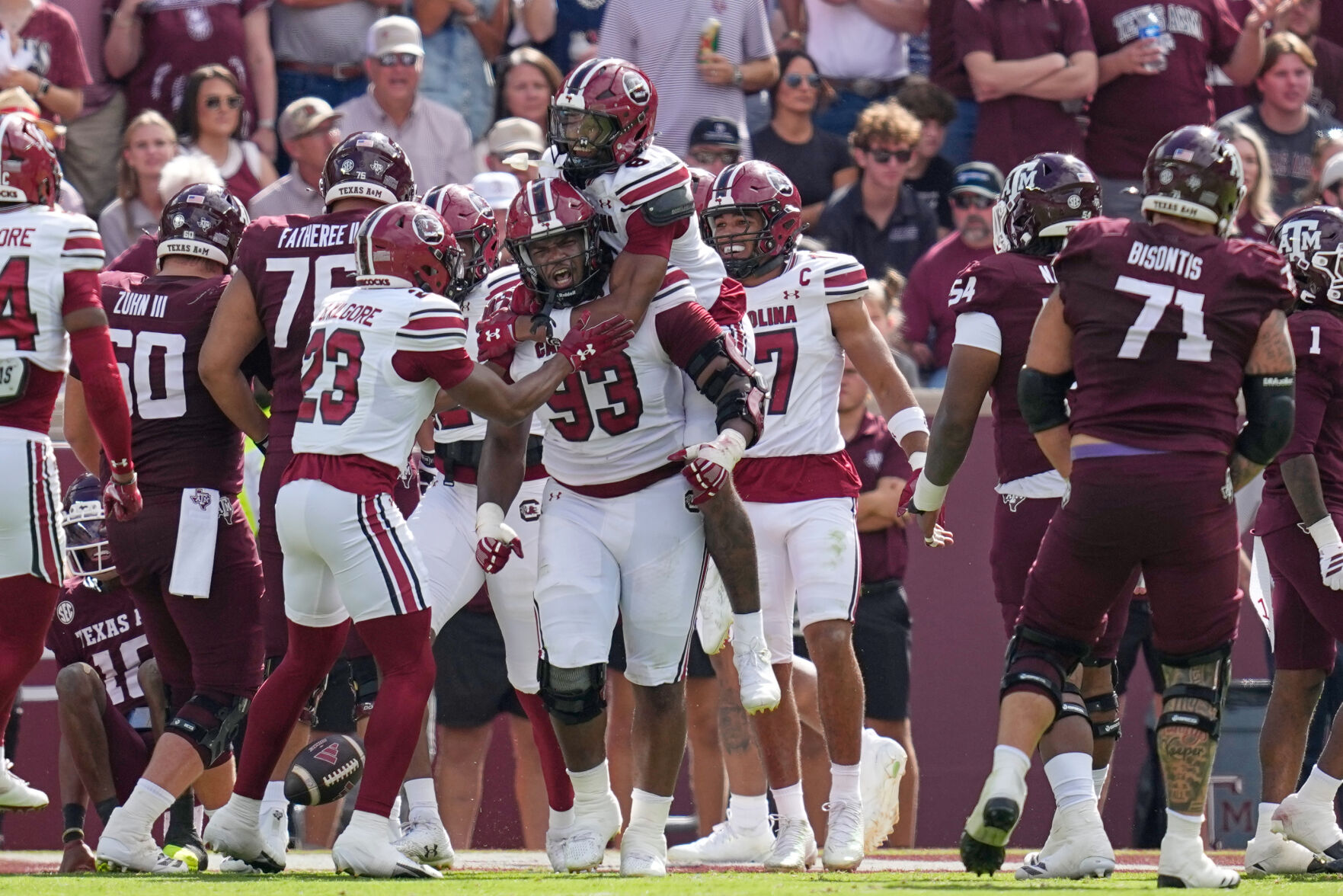 Gamecocks still looking for leaders as season careens