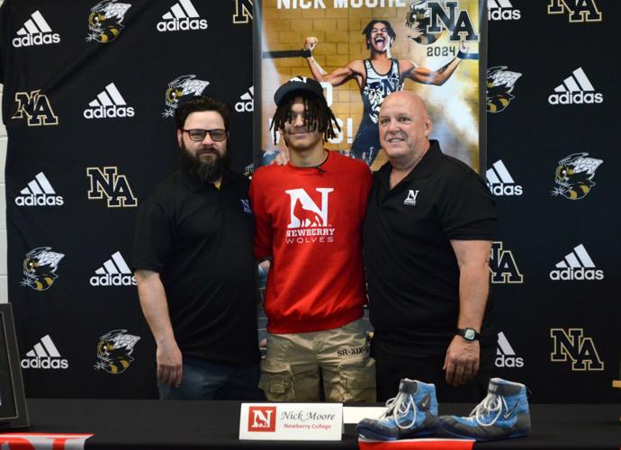 Nick Moore to continue wrestling career at Newberry