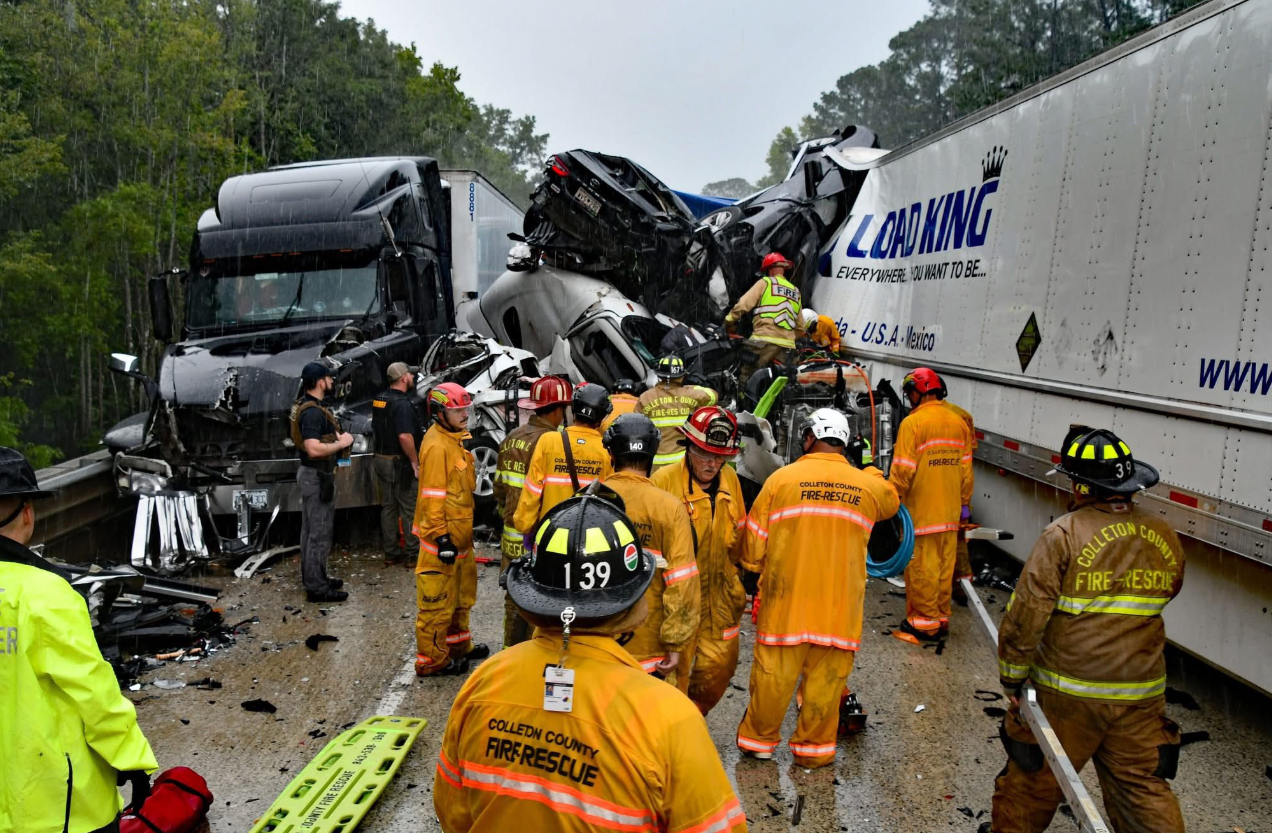 2 killed, 26 injured in back-to-back crashes on I-95