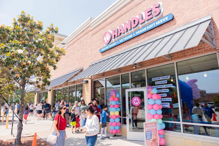 NY frozen yogurt chain 16 Handles opening in Myrtle Beach