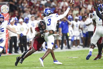 Gamecocks' Edmond grows into starter with position switch and chicken wings