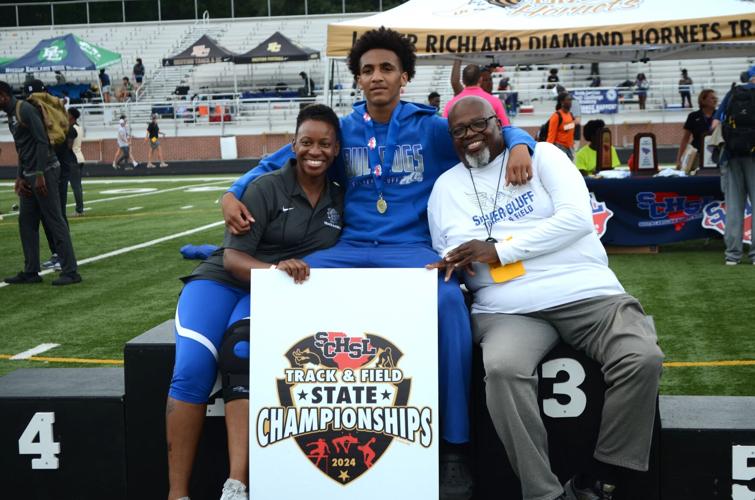 Bullsdogs,Rebels earn awards at Track & Field Championships