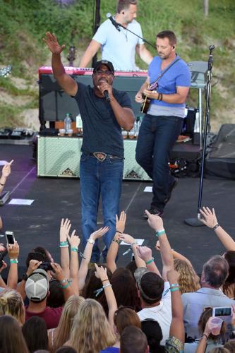Rucker thrills fans with free concert at Windjammer