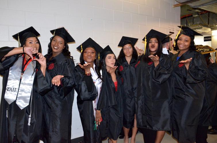 'Thank You Laude!': USCA graduates celebrate accomplishments at ...