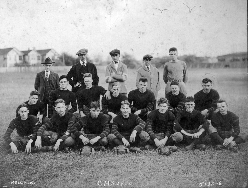 100 years ago, a Charleston football team rode by train, met a ...