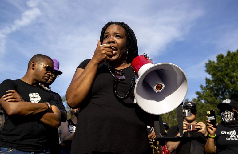 Charleston-area activists call for charges against deputies in Jamal ...