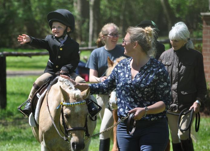 Tiniest riders shine in Leadline Class at Aiken Horse Show | Aiken ...