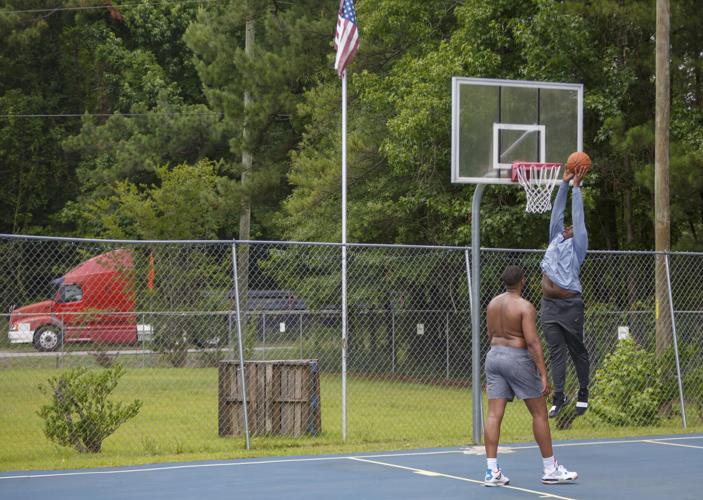 Huger residents allege sand mine skirting contract agreement