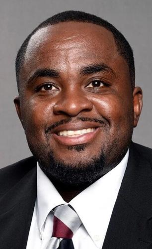 South Carolina sacks offensive line coach Lonnie Teasley