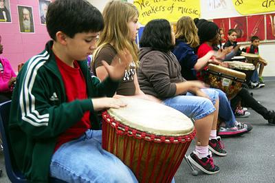 djembe drums dance