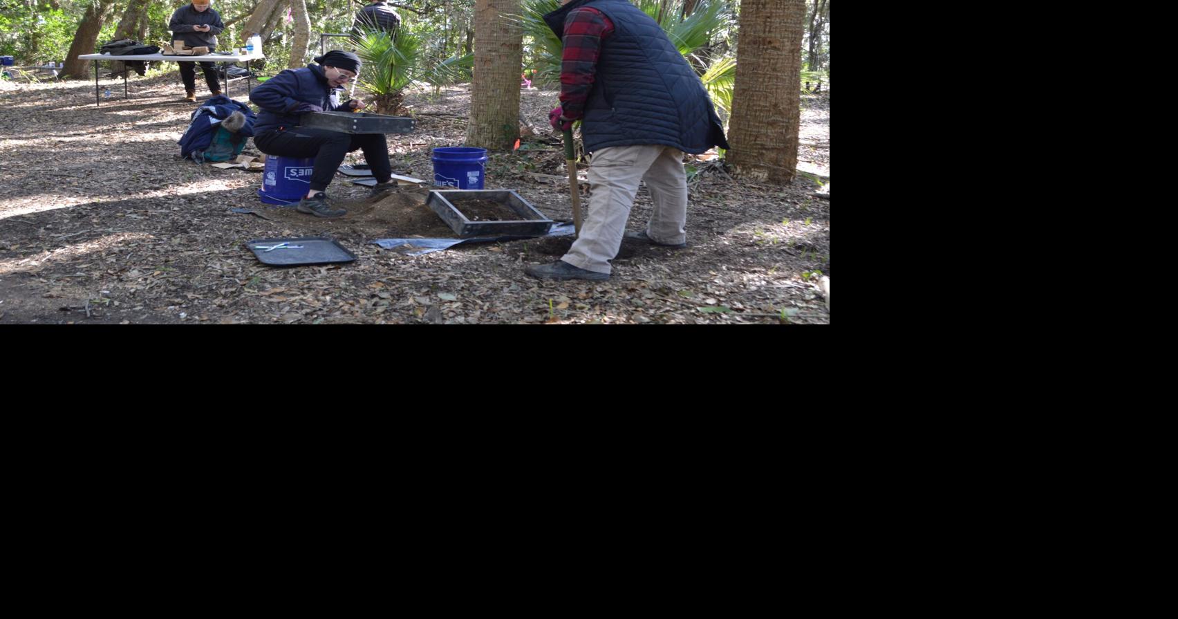 Archeologists dig at Hilton Head's Green Shell Enclosure