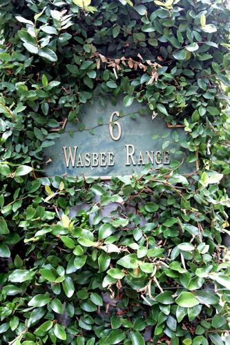 6 Wasbee Range — Snug downtown carriage house spotlights patio, piazza ...