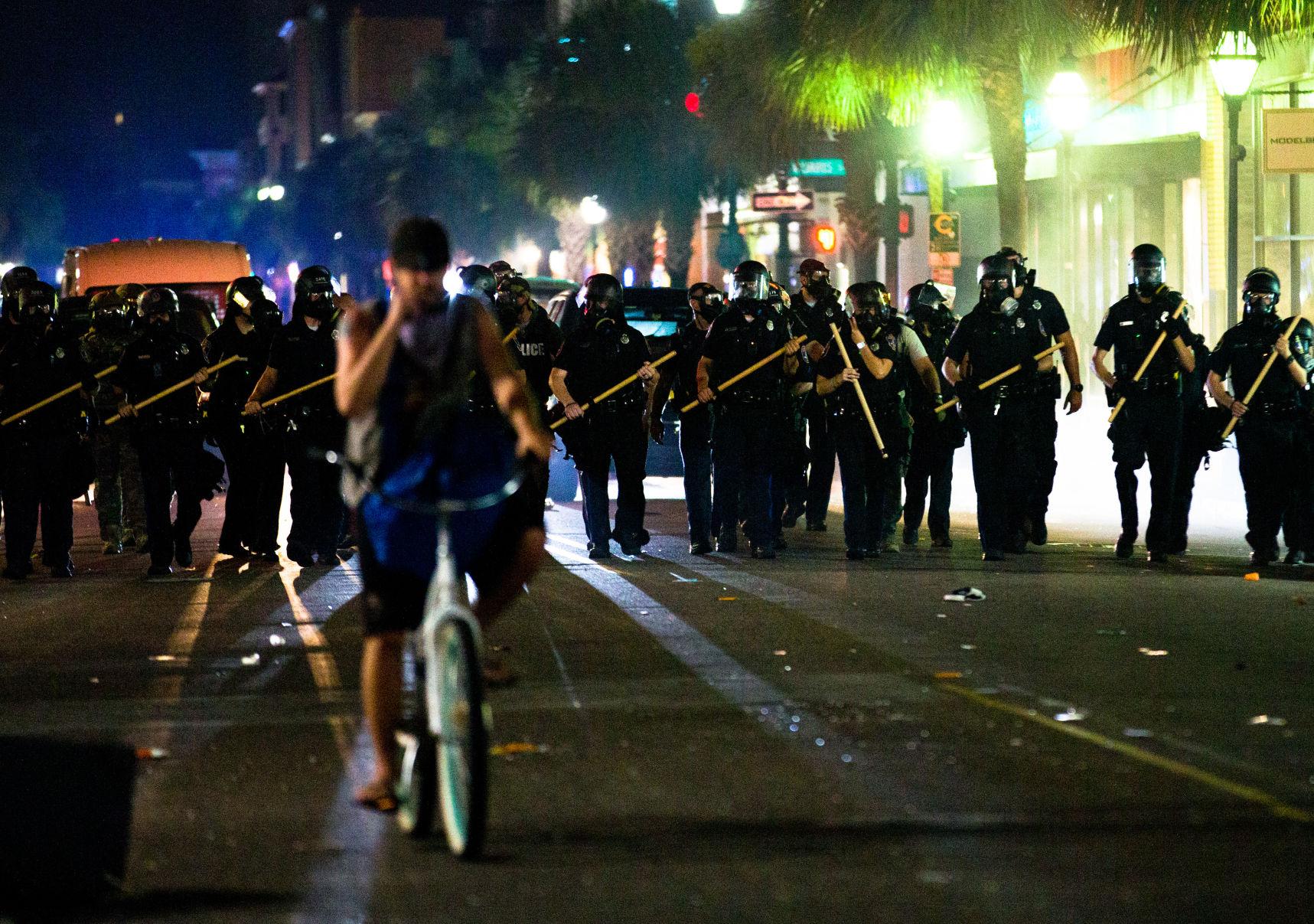 Daylight reveals path of destruction in Charleston from looting ...