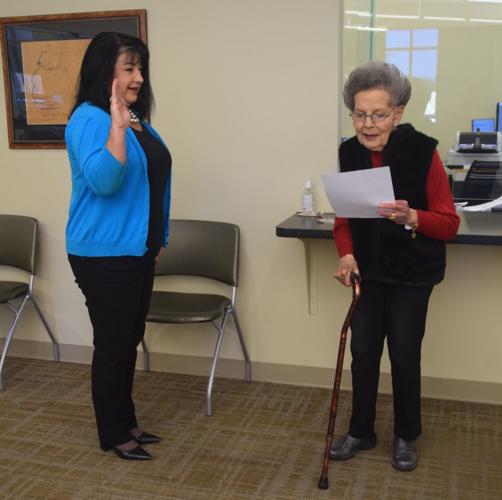 Julie Stutts sworn in as Aiken County register of deeds