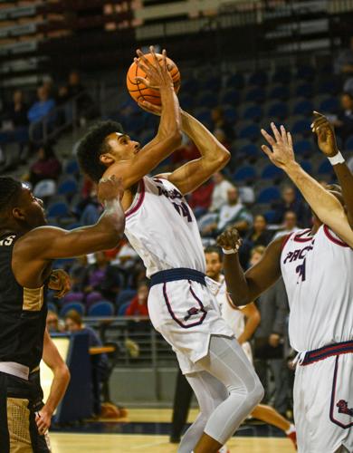 USCA men clamp down, stifle Anderson for 1st win