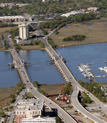 Charleston hotel deal includes a stellar view as round Holiday Inn ...