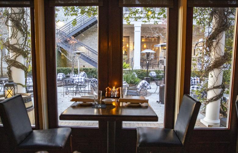 Vinea Courtyard Kitchen is now open on Daniel Island in SC