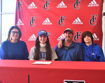 Predators' James signs with Bearcats