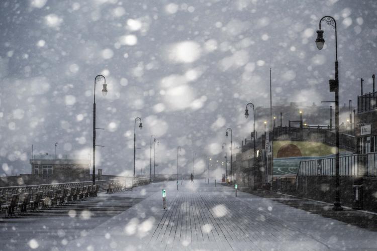 Record Snowfall Slams New England as New York Digs Itself Out