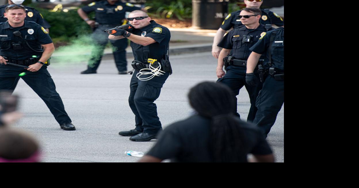 After shooting man, Columbia officer used force again and again. Now he ...