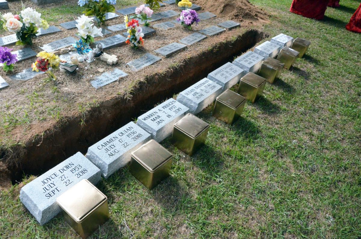 Eight laid to rest at pauper's service | News | postandcourier.com