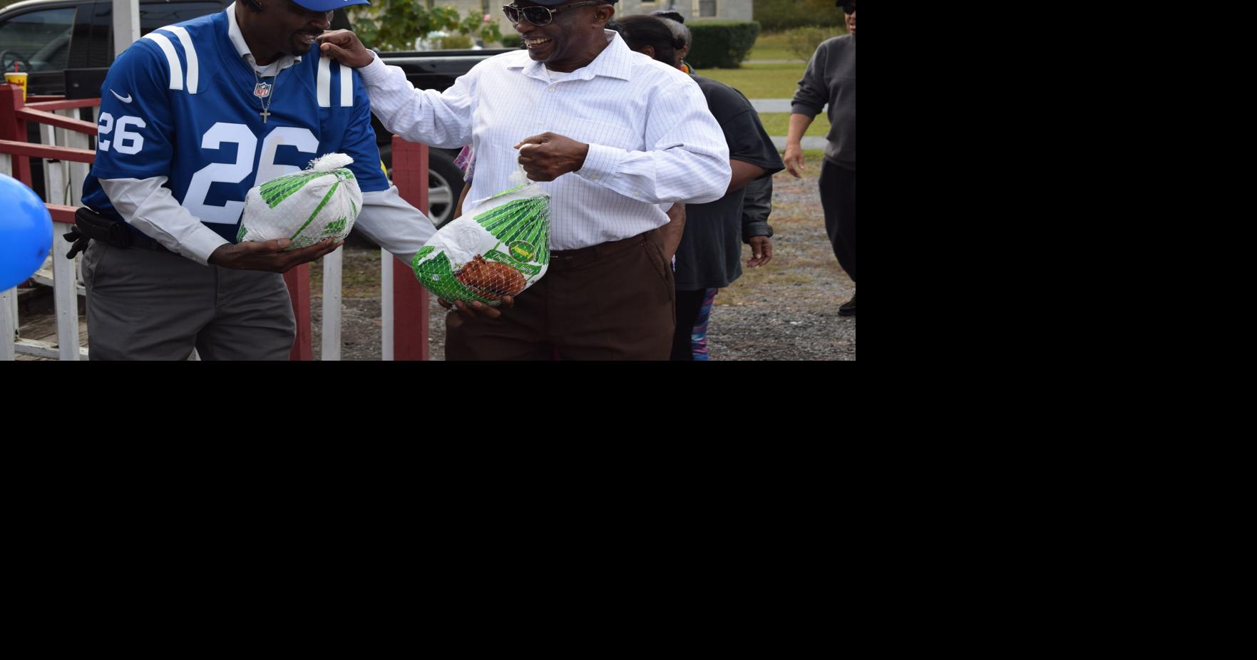 Holiday tradition: Geathers family offers free turkeys in Browns Ferry ...