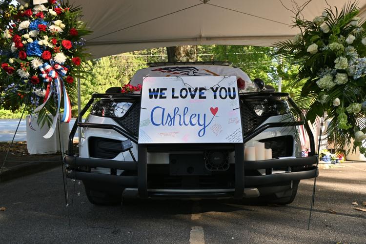 Greenville Sc Police Officer Among 5 Dead In Head On Crash