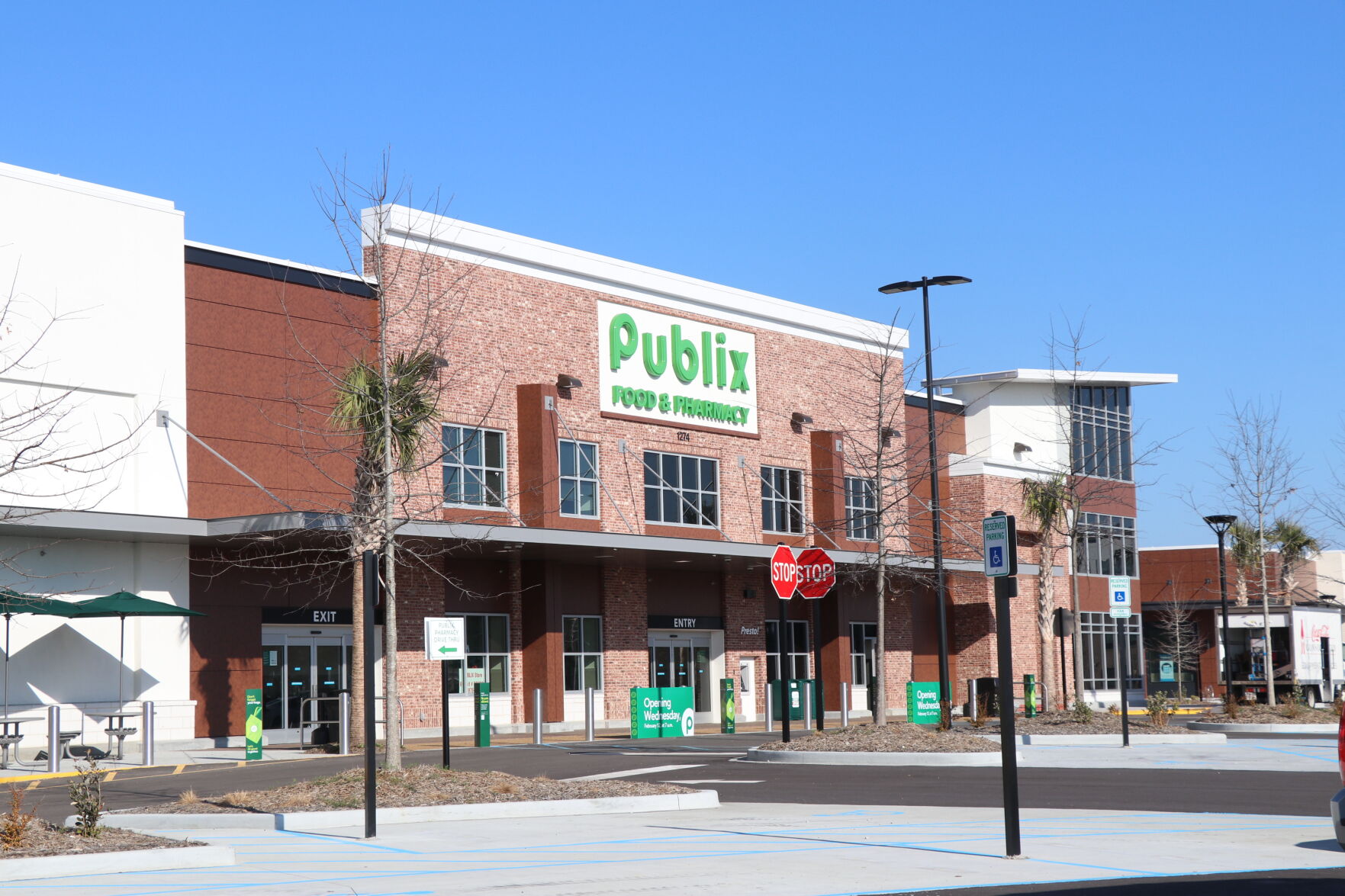 Nexton celebrates opening of Publix