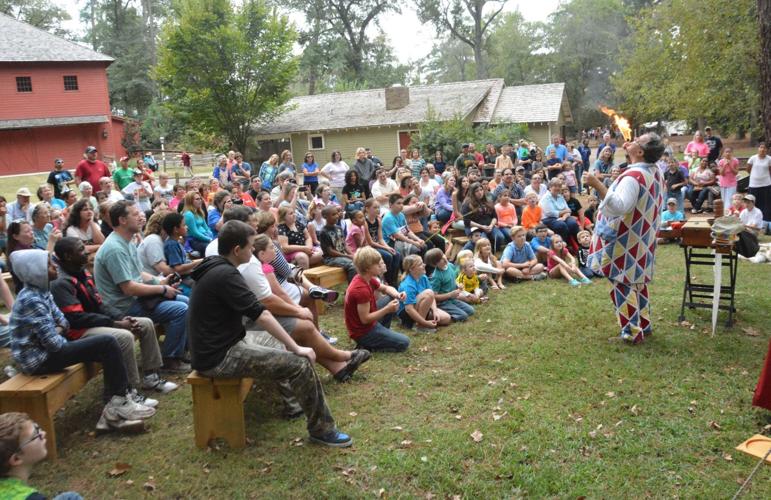 Overflow Crowd Descends on Colonial Times | Archived Photos From The ...